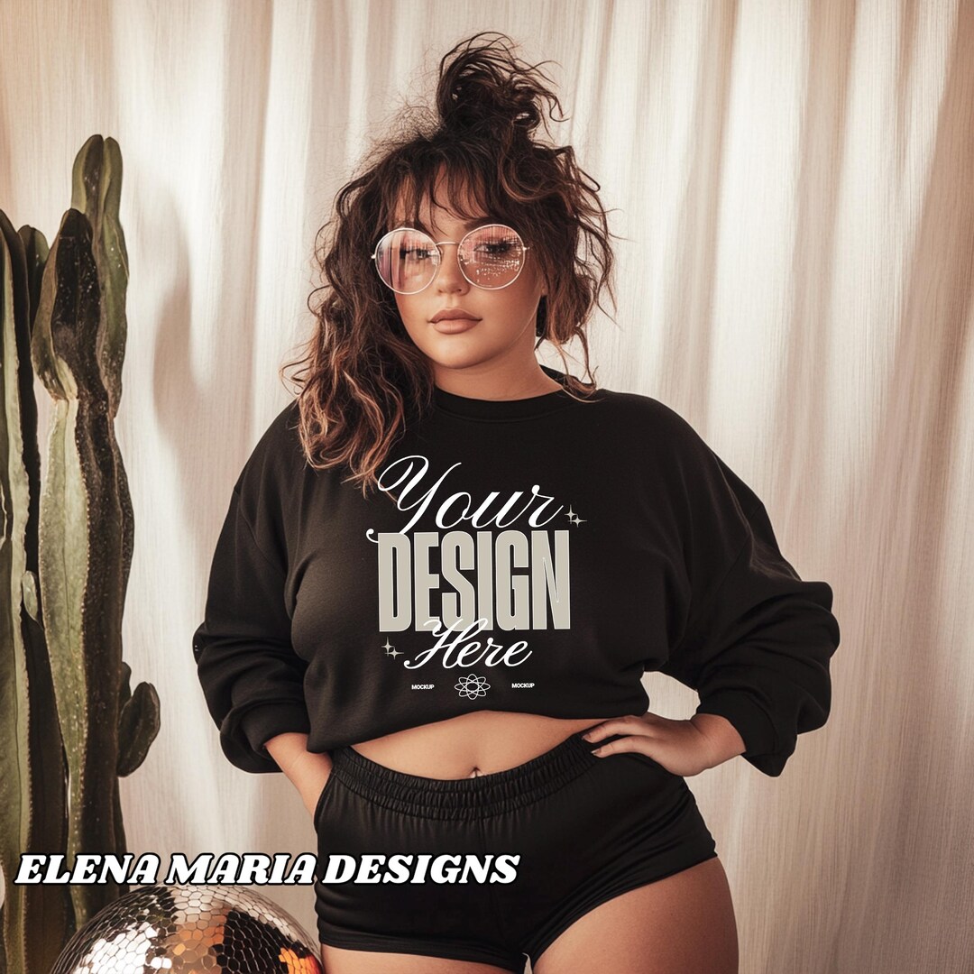 Trendy Plus Sized Model Alternative Mockup | Black Crew Neck Mockup ...