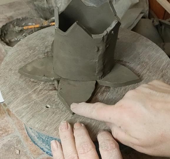 Printable Pottery Template and Instructions to Make a Small Lily Plant ...