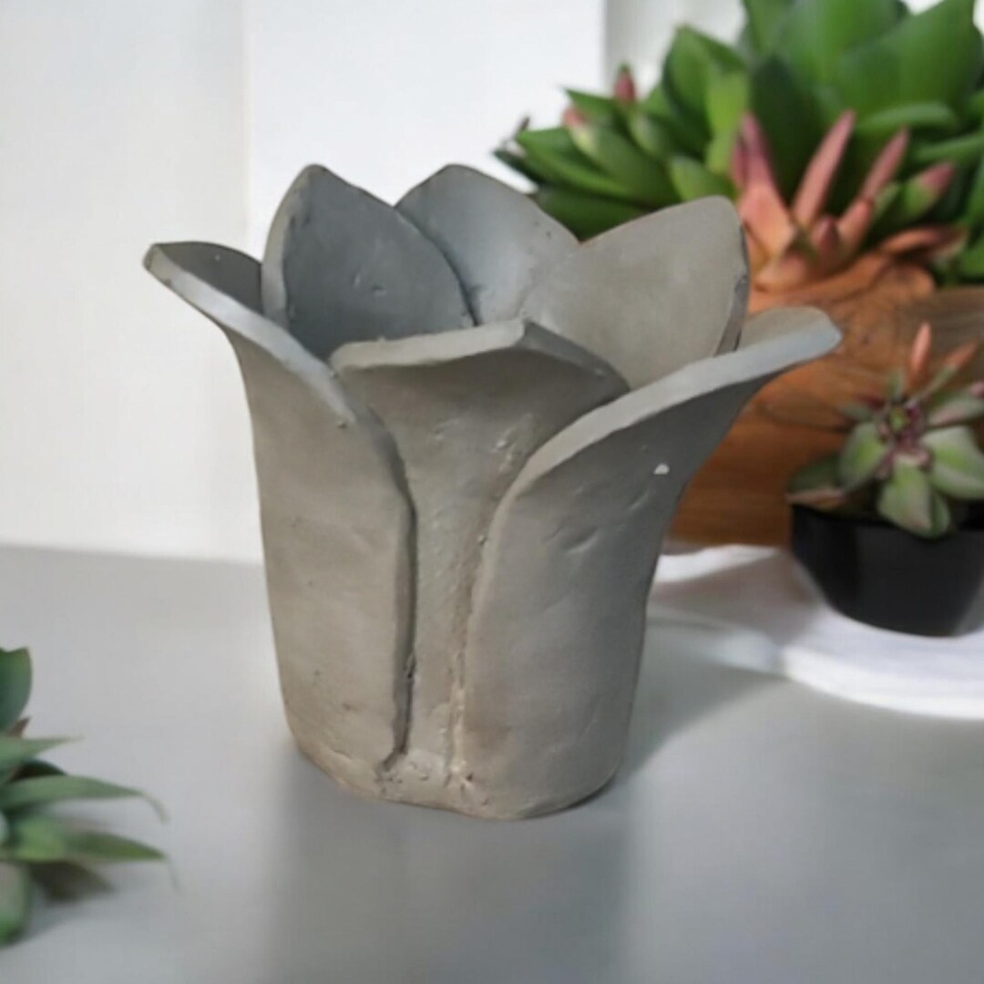 Printable Pottery Template and Instructions to Make a Tulip Plant Pot ...