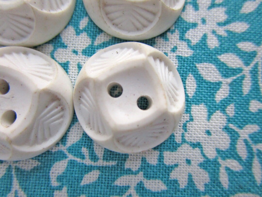 9 Vintage White Plastic Two-hole Buttons 5/8 16mm - Etsy