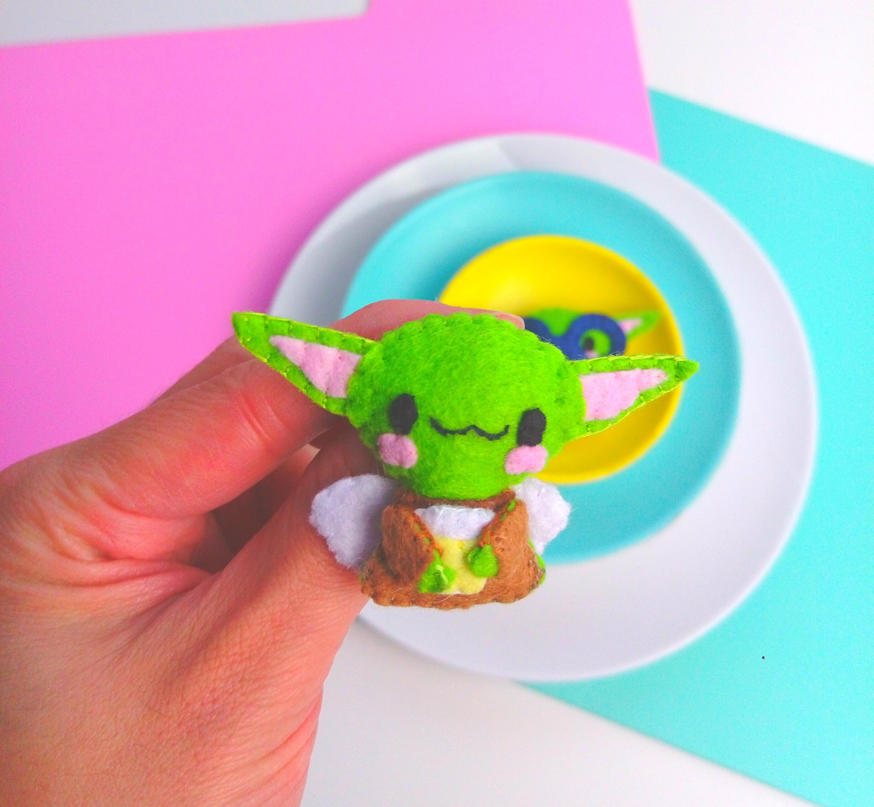 Cute Baby Yoda Brooch Pattern | Yoda Felt Pattern | Mini Yoga Felt Doll ...
