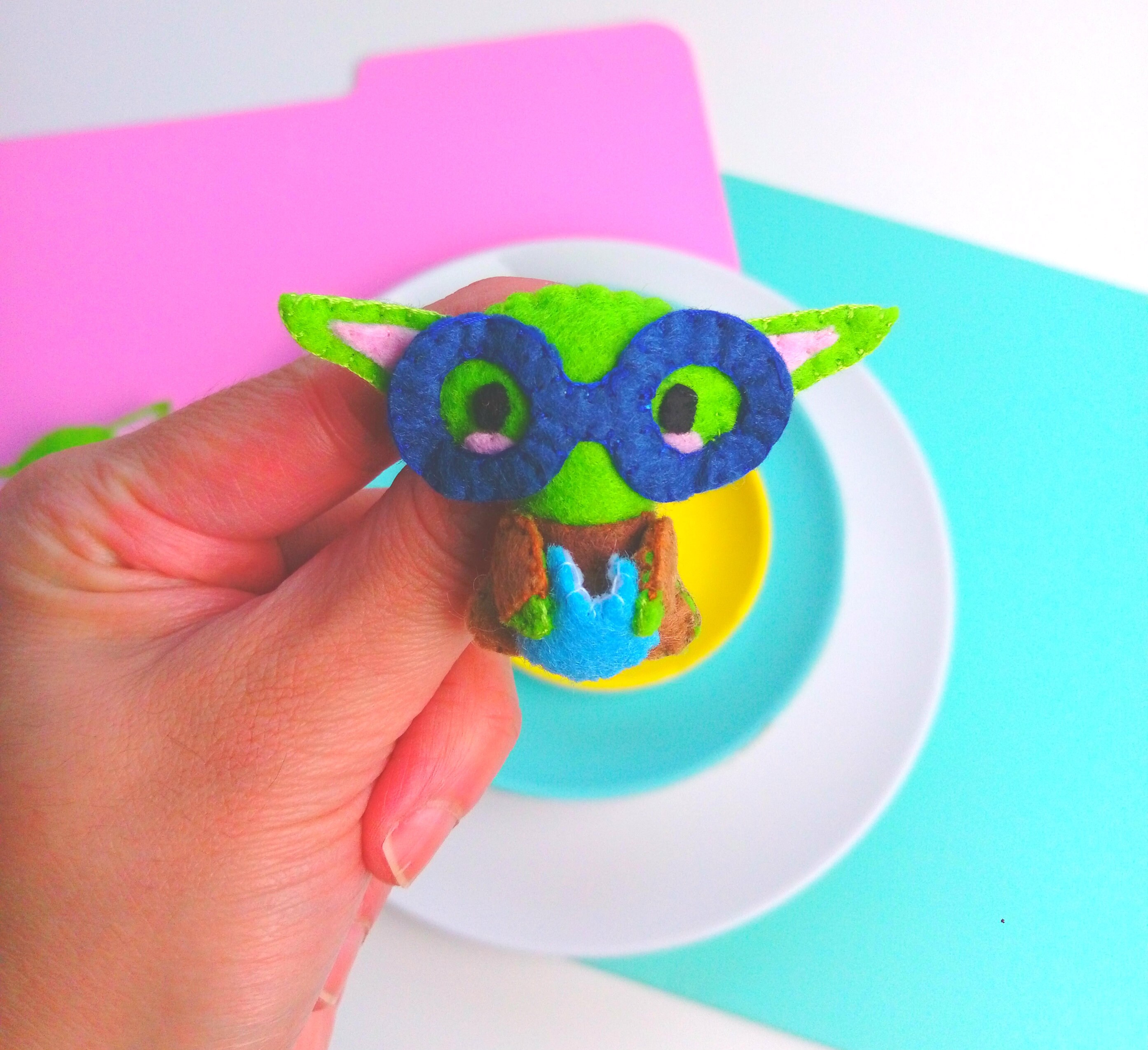 Cute Baby Yoda Brooch Pattern Yoda Felt Pattern Mini Yoga Felt Doll ...