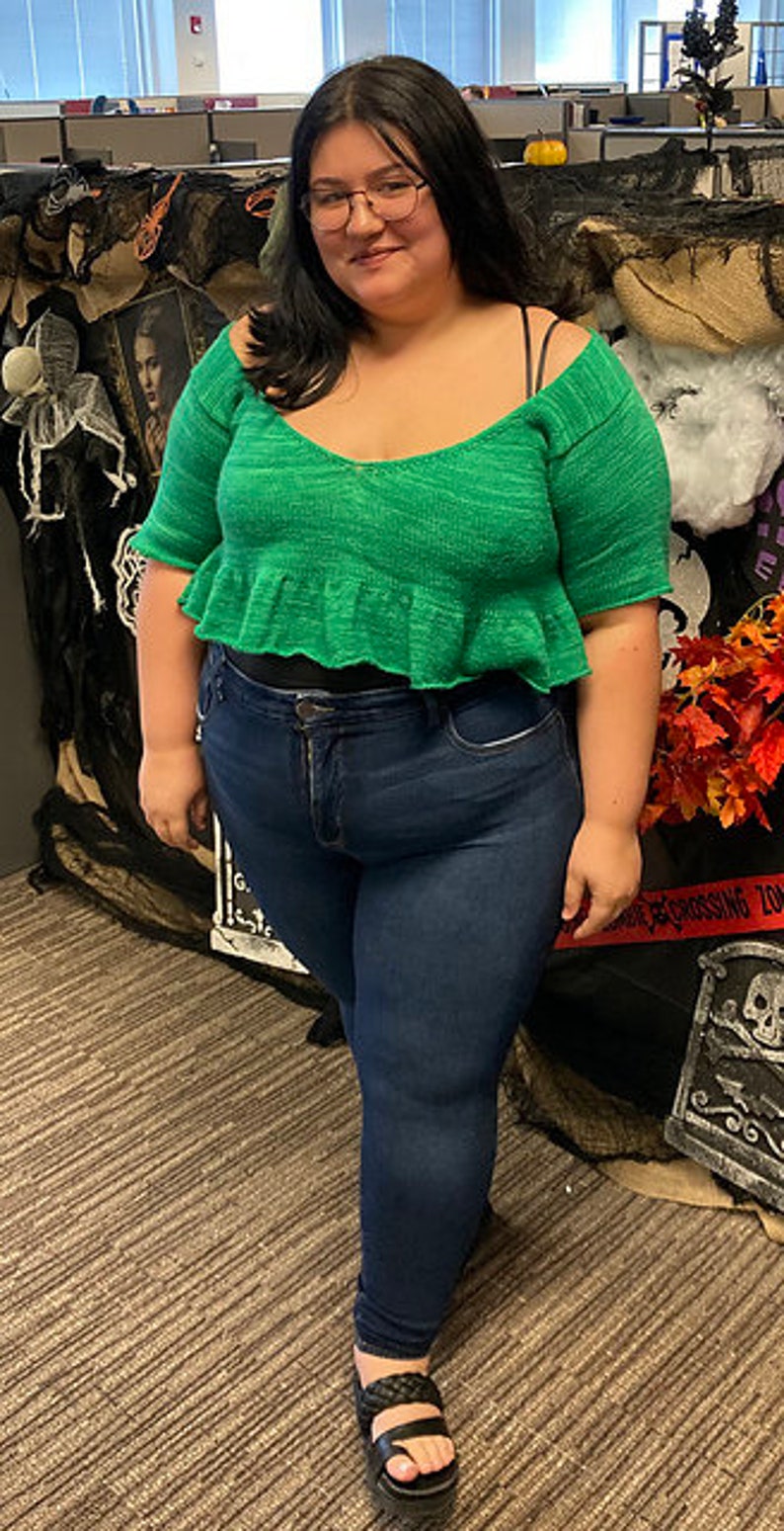 Knitting Pattern // Ruffle Your Tailfeathers Top - Etsy