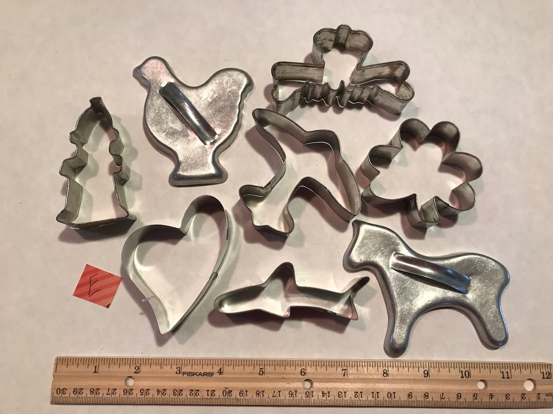 Set of 8 Vintage Assorted Theme Metal Cookie Cutters. #1420 - Etsy