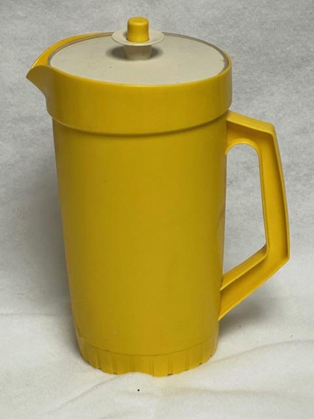 Beautiful Tupperware 1/2 Gallon Pitcher - FREE Domestic Shipping - Etsy