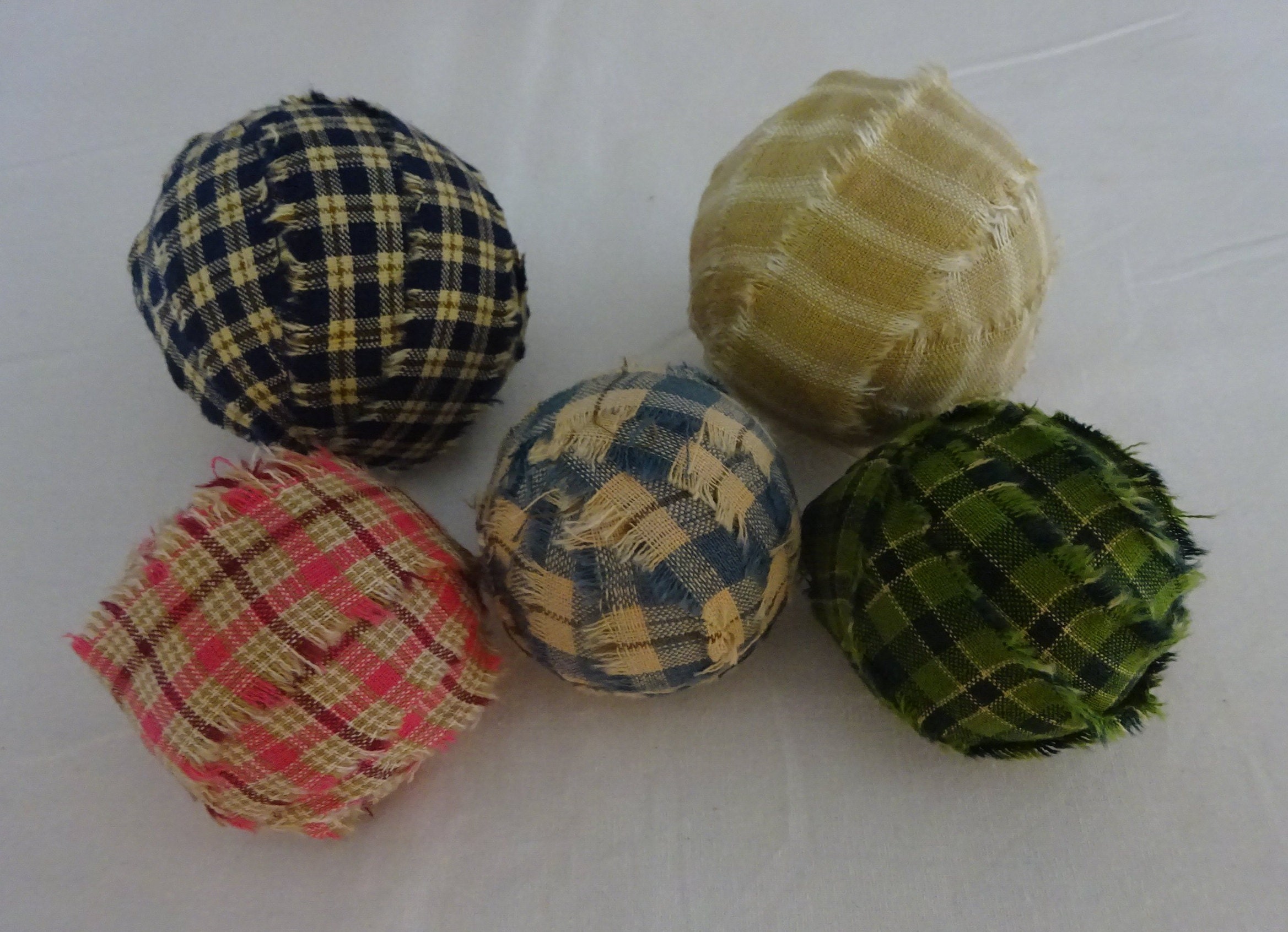 Rag Balls, Primitive Decor, Primitive Rag Balls, Homespun Rag Balls ...