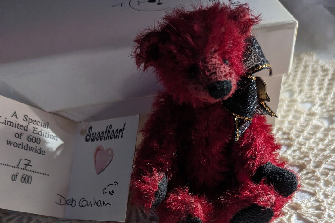 Deb Canham SWEETHEART Collectible Miniature Fully Jointed Mohair Bear ...