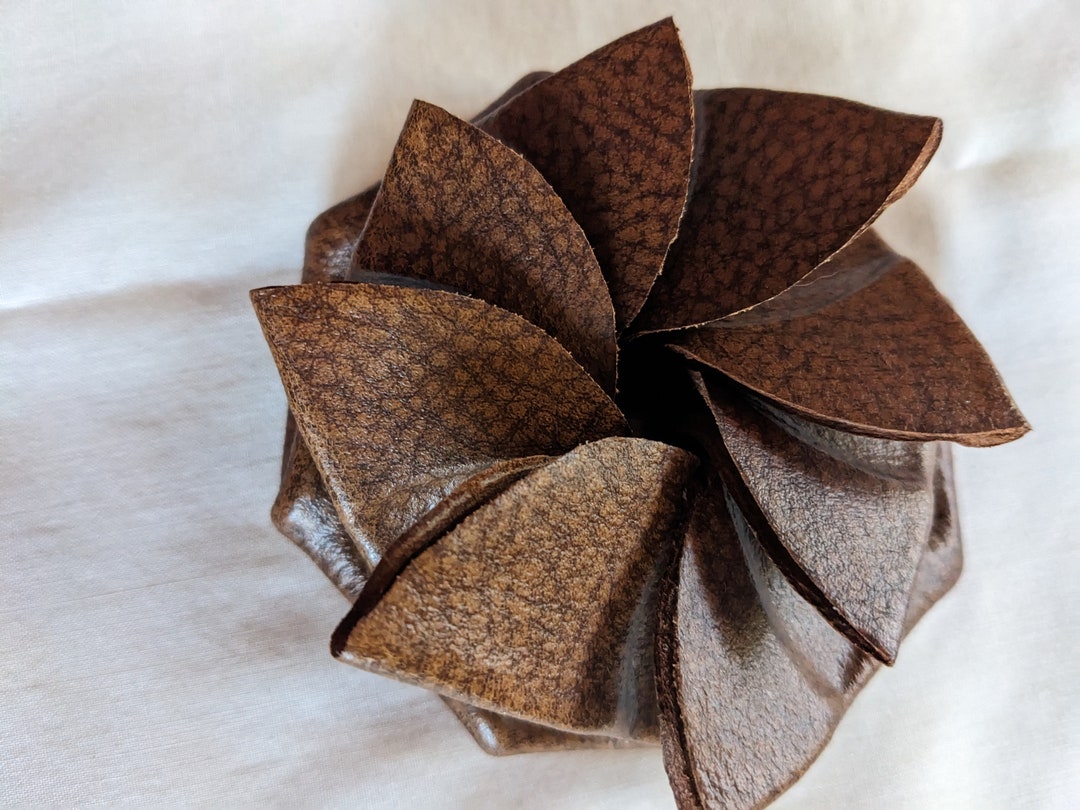 NEW Genuine Italian Leather Pinwheel Coin Purse Golden Brown Caramel ...