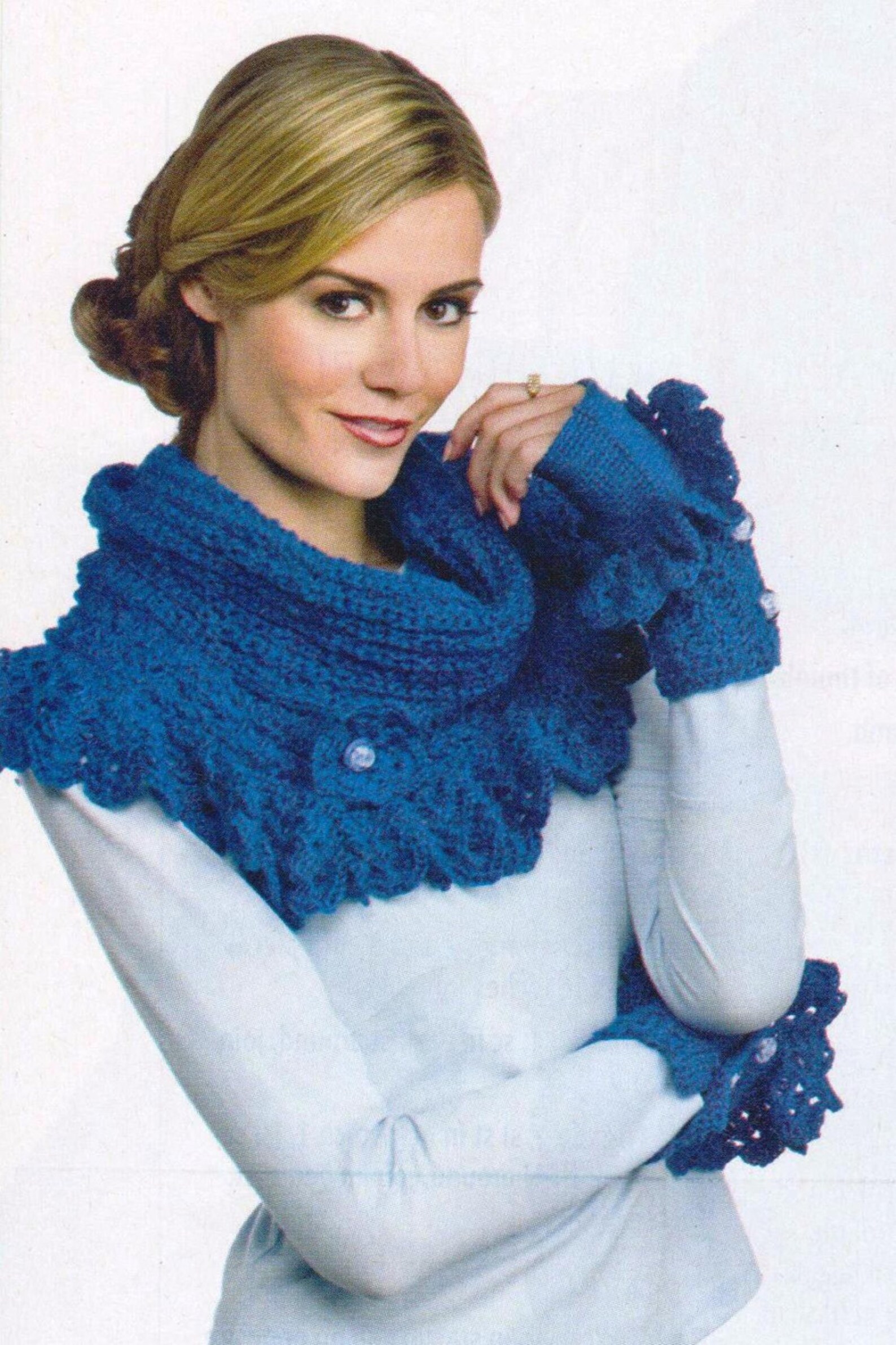 Crochet Hooded Shoulder Scarf Cowl Capelet and Fingerless Gloves ...