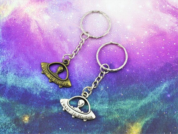 Alien Keychain UFO Keyring Space Gift Geeky Keyring Sci-Fi | Etsy