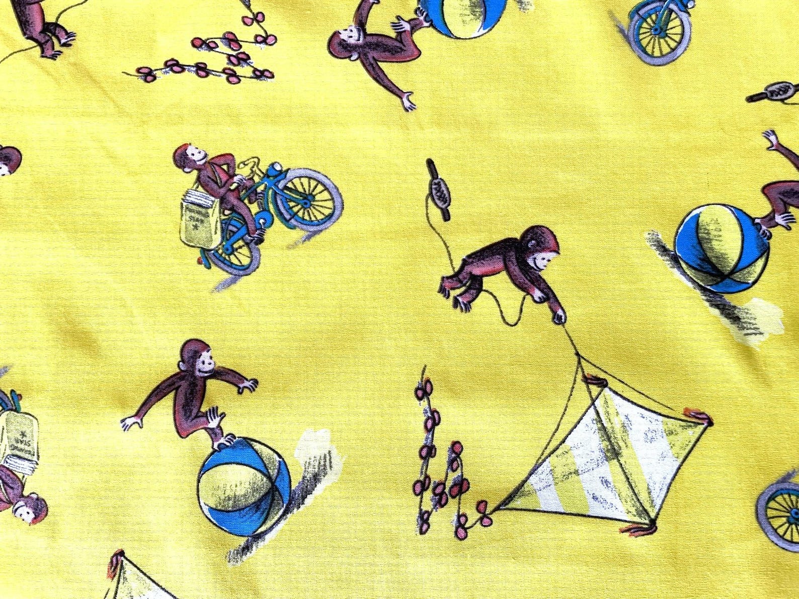 LARGE FABRIC Remnants, Snoopy, Peanuts, Curious George, Cat in the Hat ...