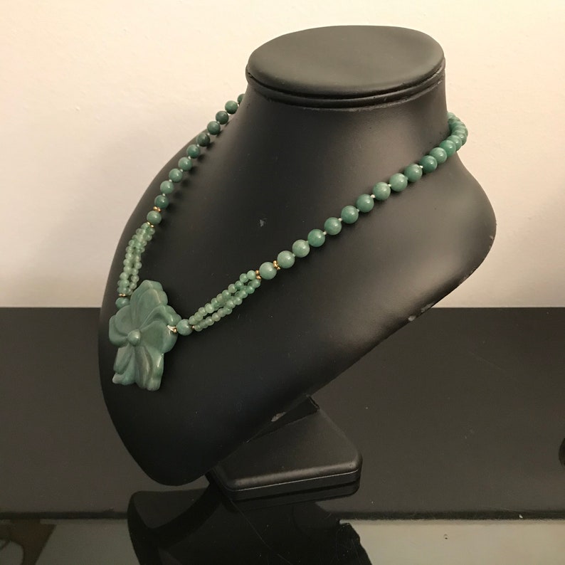 Vintage Green Jade Necklace 22.5 / Carved Stone Flower Bead | Etsy