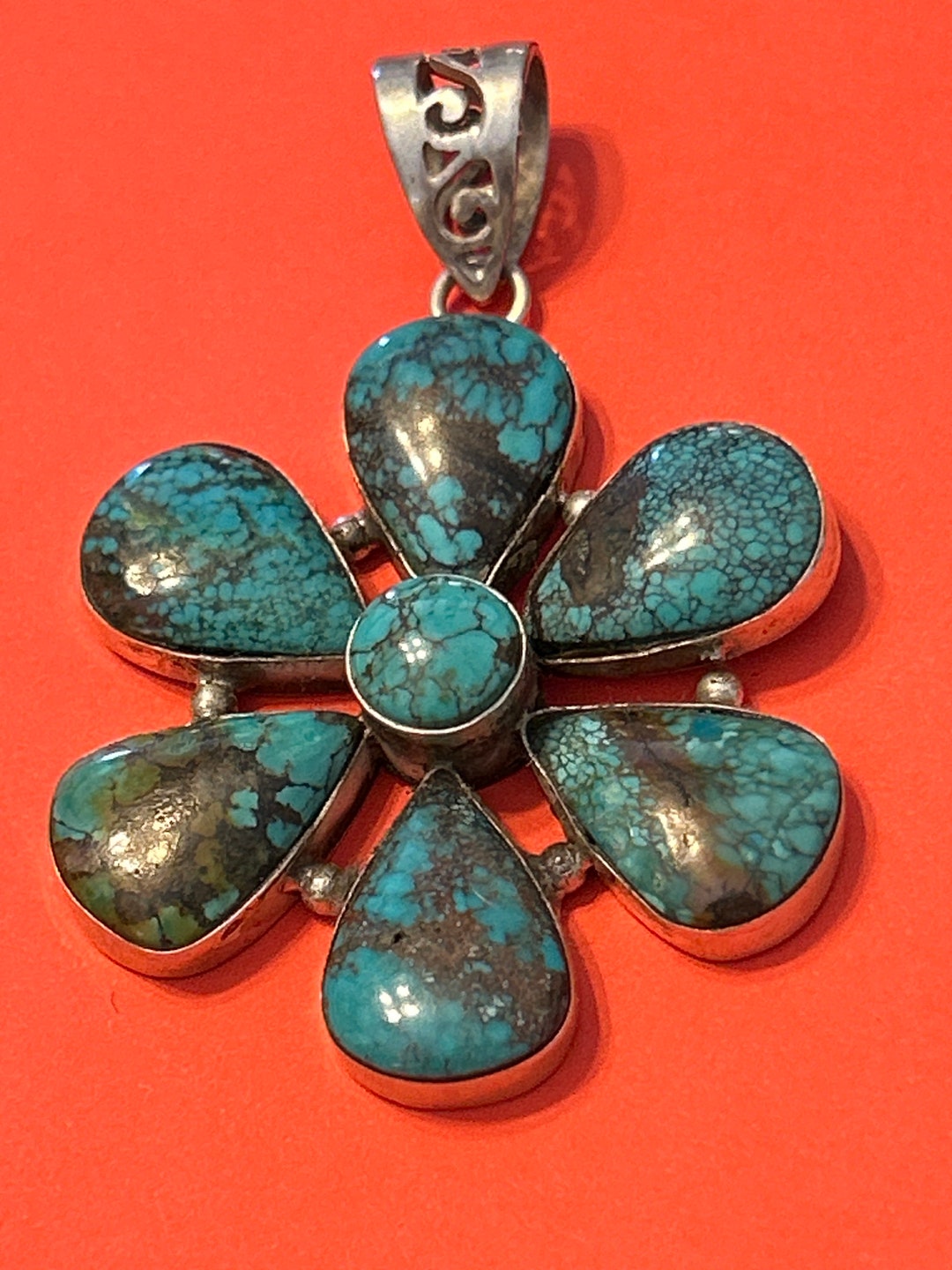 Outstanding Beautiful Southwestern Style Turquoise Pendant Flower Shape ...