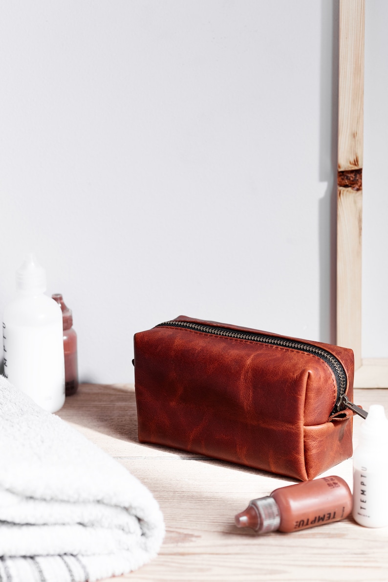 Leather dopp kit cosmetic pouch / full-grain leather with | Etsy