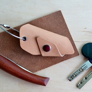 Leather Key Holder | Safety for Nails Key Carrier | Horween Leather Fob ...