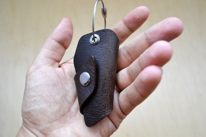 Leather key holder Safety for nails key carrier Horween | Etsy