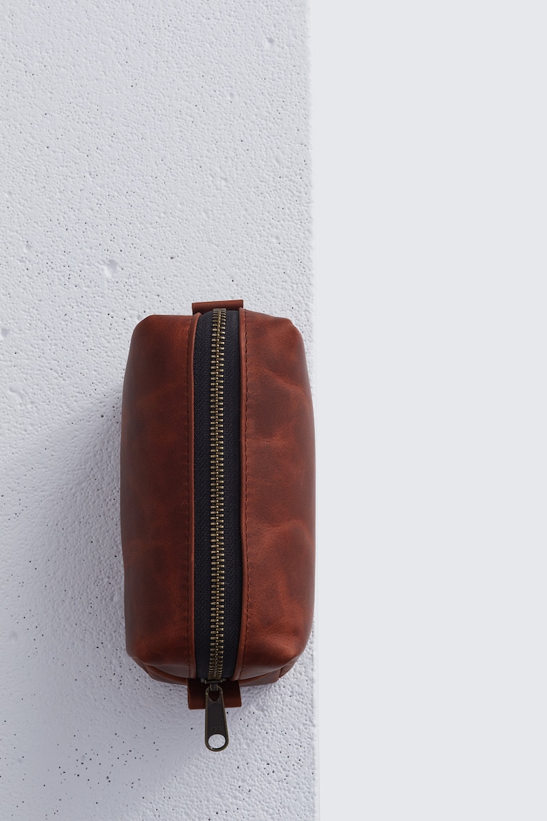 Leather dopp kit cosmetic pouch / full-grain leather with | Etsy