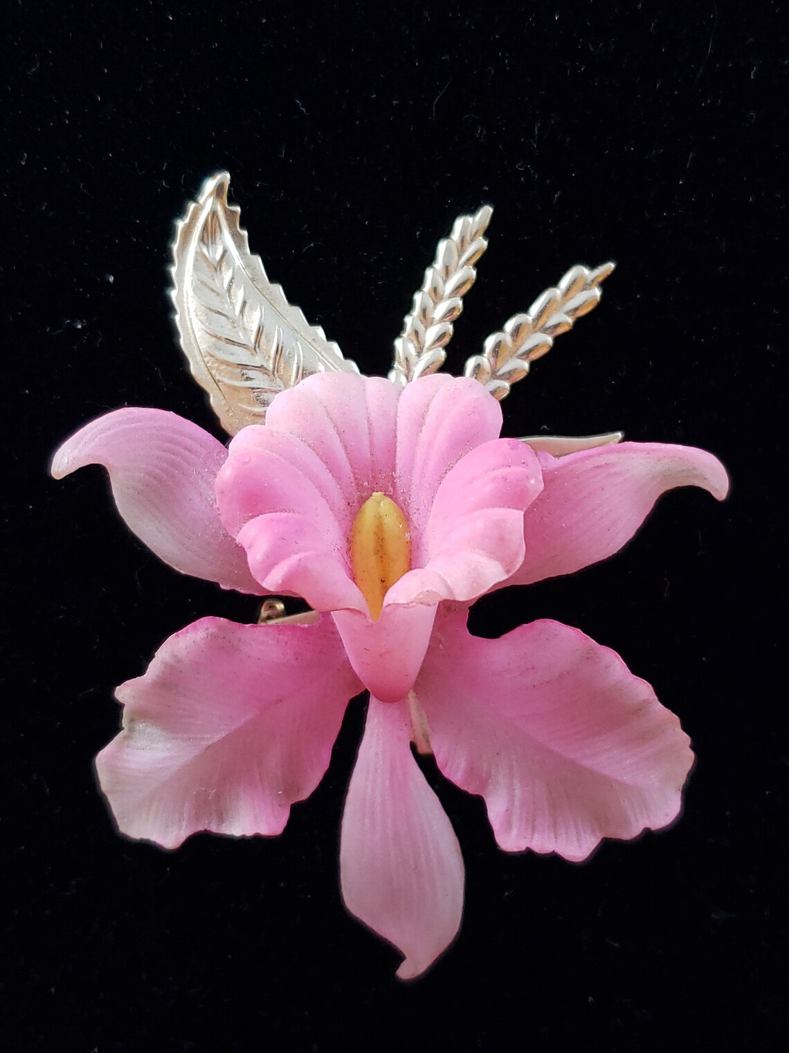 Vintage Unsigned Iris Plastic Floral Brooch Pin Featuring Pink - Etsy
