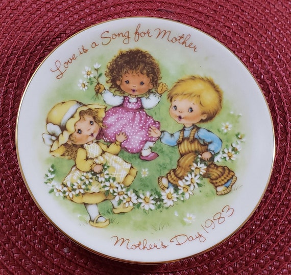 Vintage Avon 1984 Miniature Plate Love Comes in All Sizes - Etsy