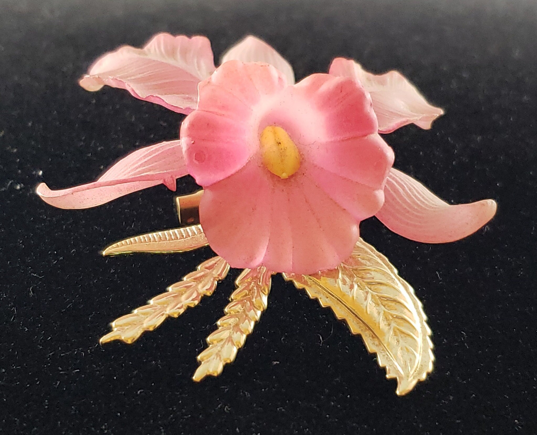 Vintage Unsigned Iris Plastic Floral Brooch Pin Featuring Pink - Etsy
