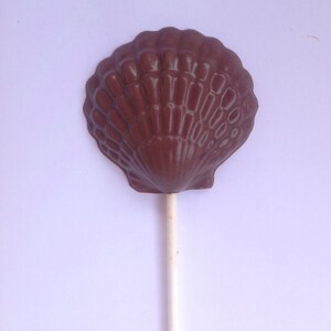 12 Clam Shell Chocolate Pops Clam Lollipop Clam Shell Favors Chocolate ...