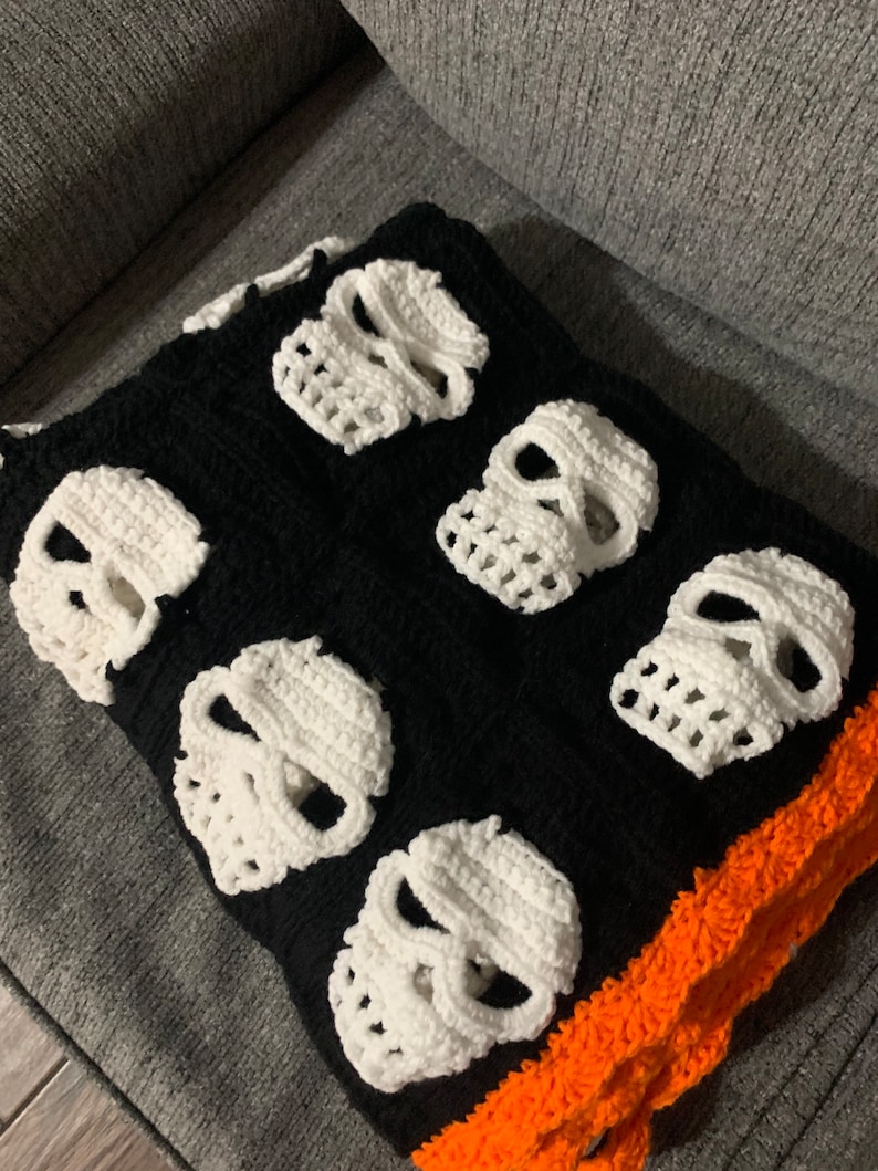 Skull Throw - Etsy