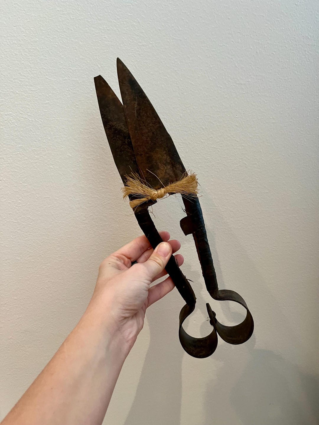 VINTAGE! Primitive Sheep Shear Scissors W/ Twine Bow - Etsy