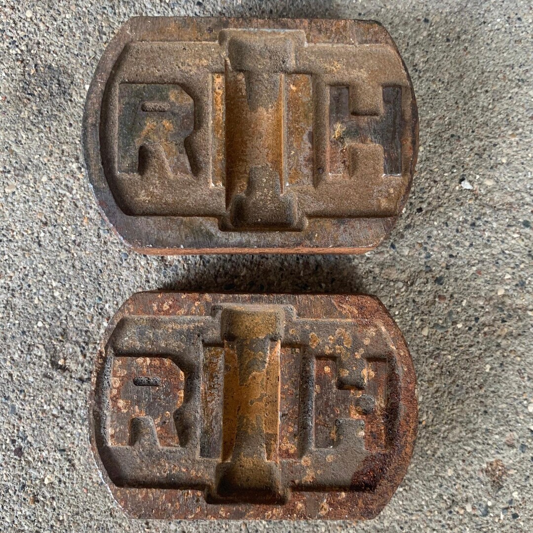 VINTAGE! 2 RH Iron Bars - Etsy UK