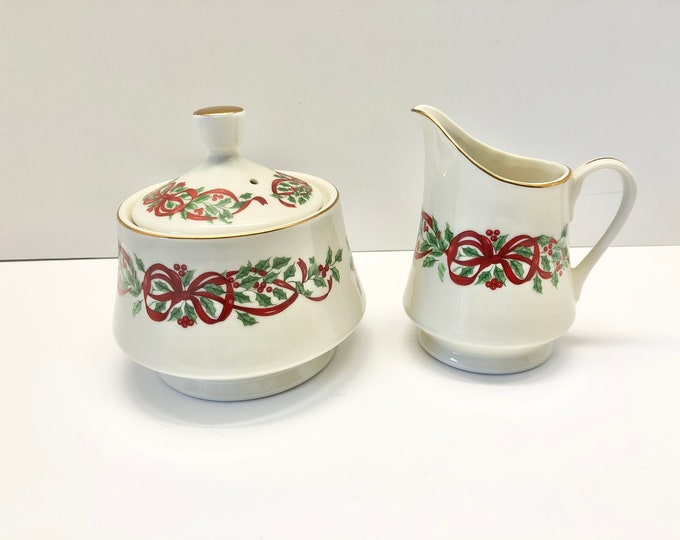 Ribbon Holly by Centurion ~ Holly & Red Ribbon Rim ~ Gold Trim ~ Cream ...