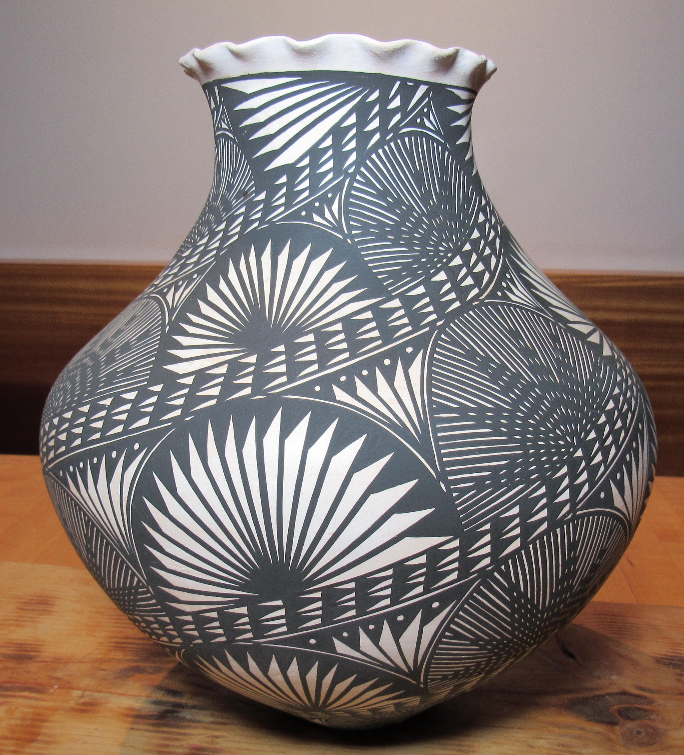 Native American Acoma New Mexico Large Pottery Vase by Micheal Patricio ...