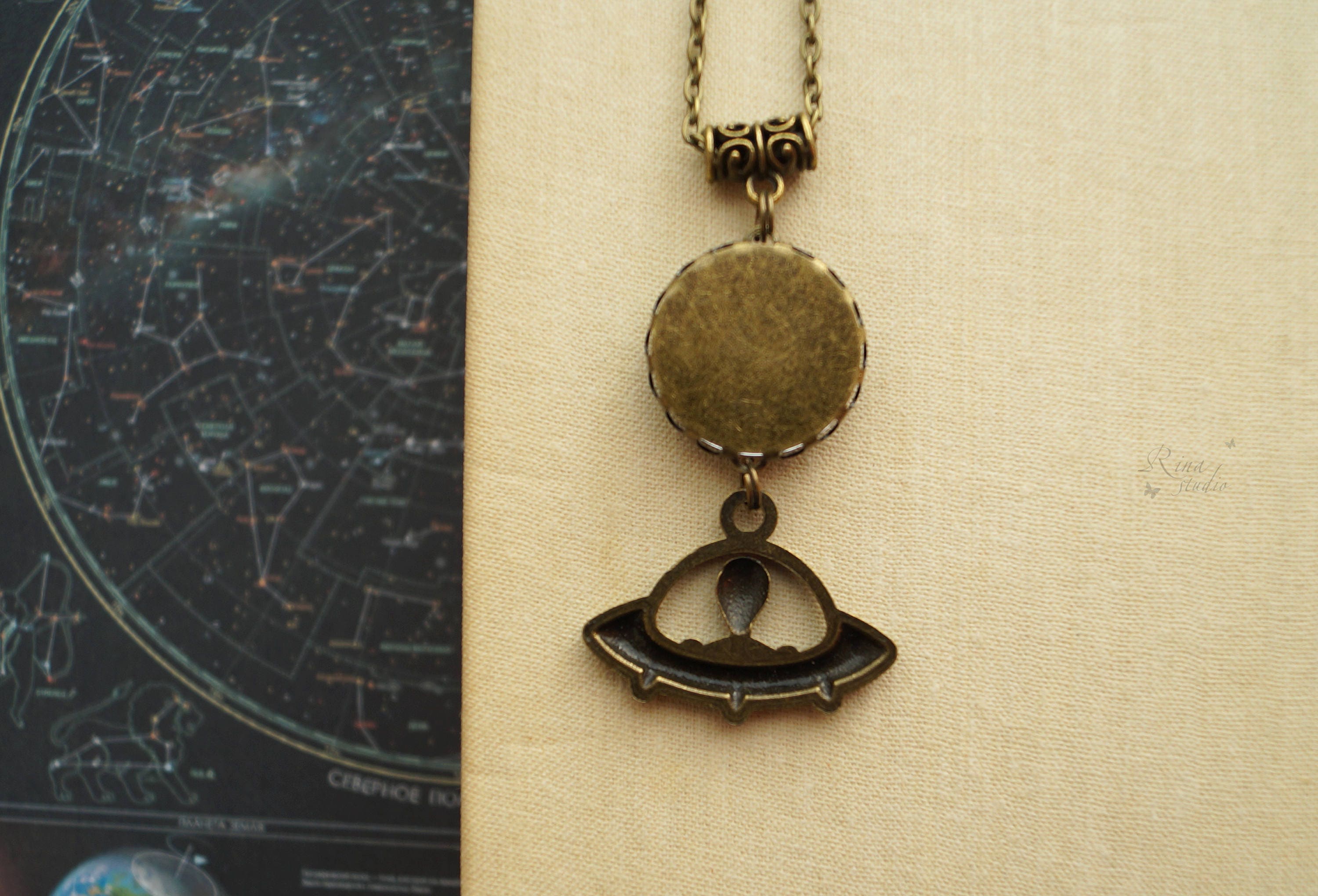 Alien Necklace Lost in Space Jewelry I Want to Believe - Etsy