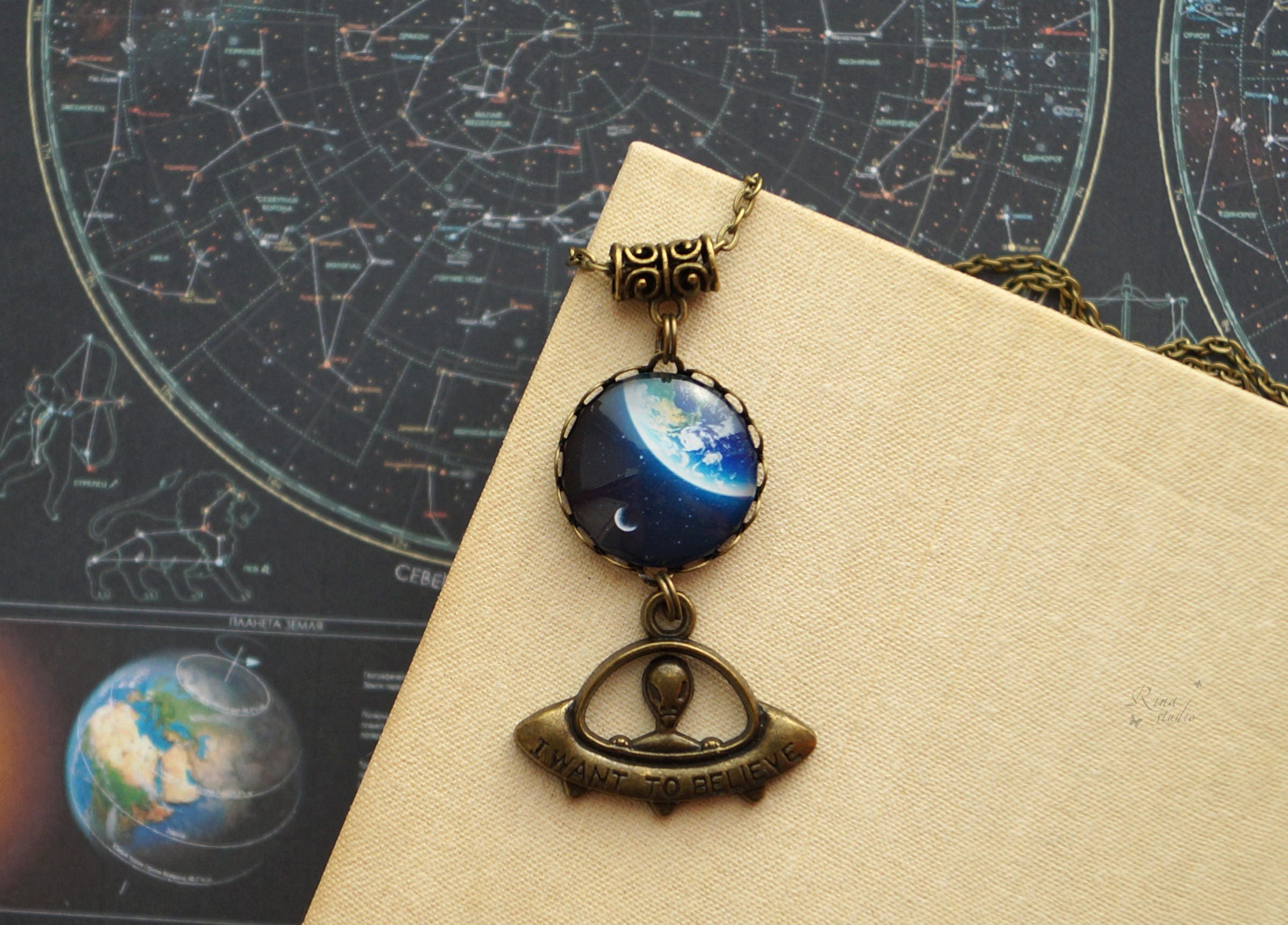 Alien Necklace Lost in Space Jewelry I Want to Believe - Etsy
