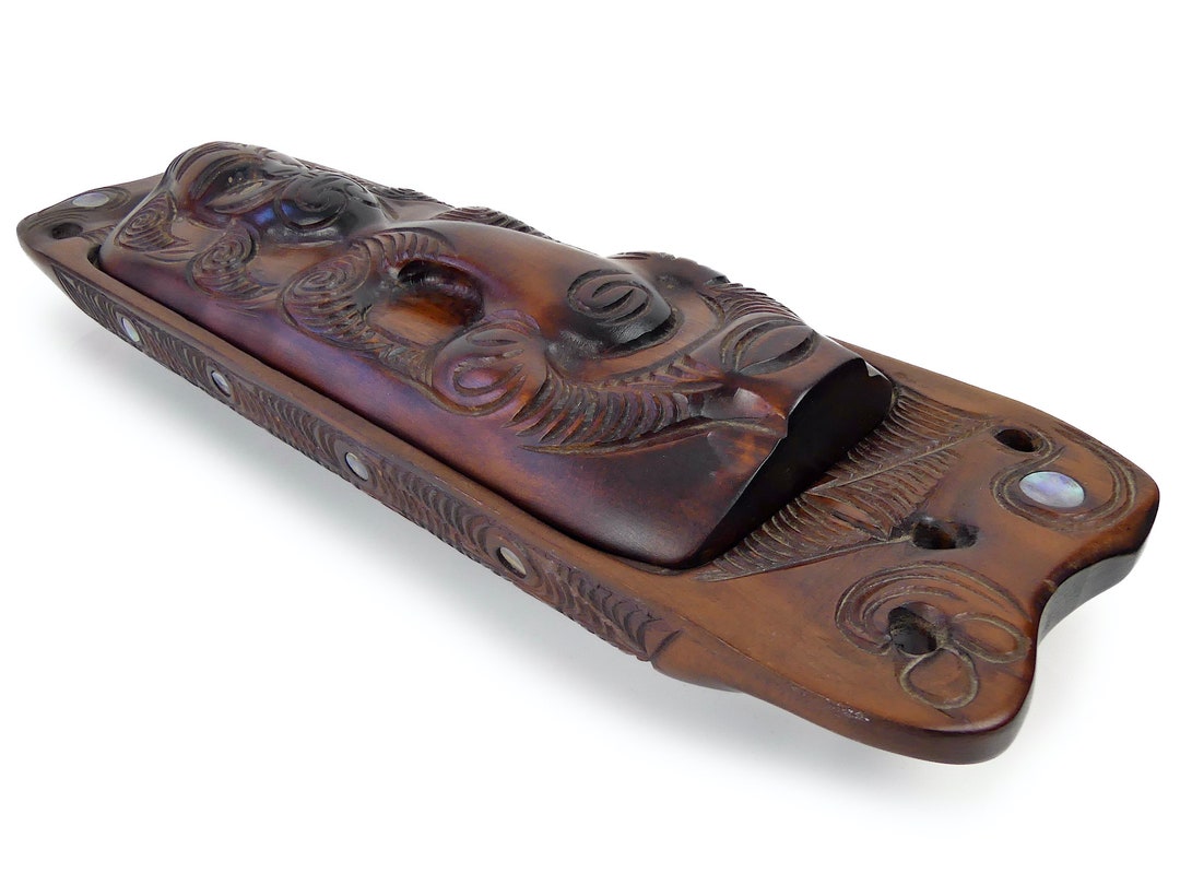 Waka Huia Au Teko Teko Papa Hou Maōri in Wood and Abalone Mother-of ...