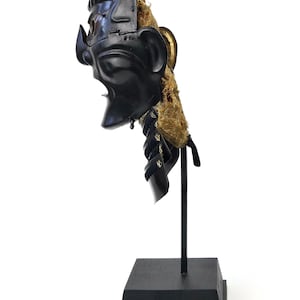 Antique Japanese Mid-edo Period Somen in Black Lacquered Iron, Full ...