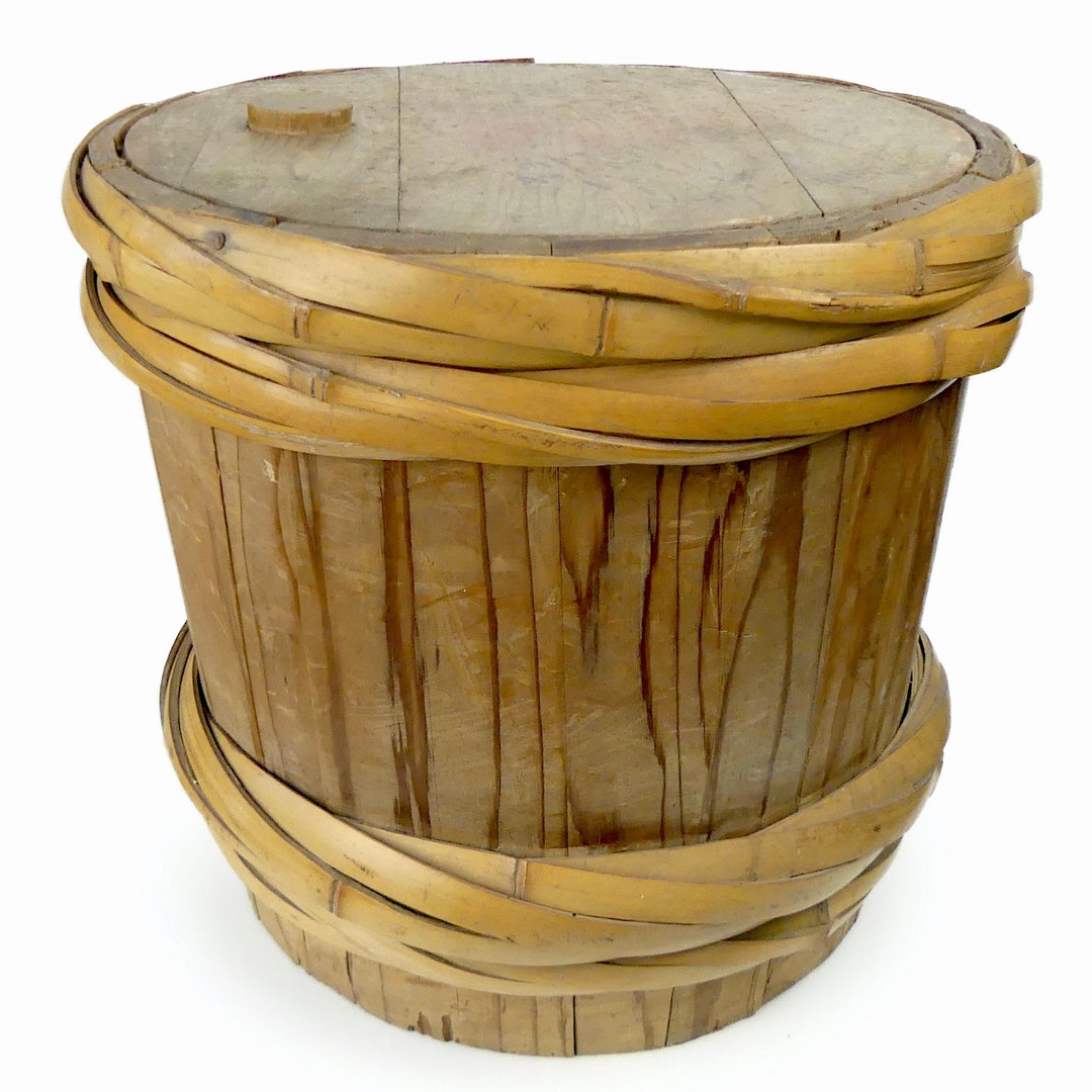 Komodaru Old Japanese Sake Barrel in Cedar Wood and Bamboo - Japanese ...