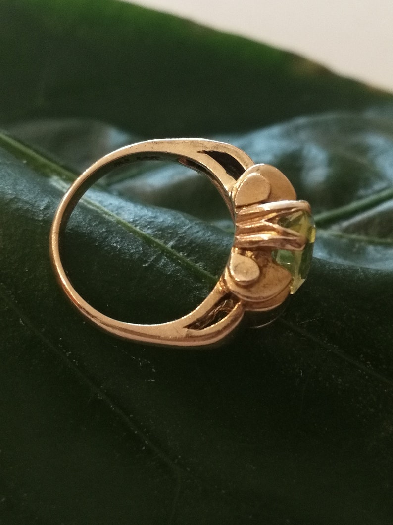 14K Vintage Ladies Green Stone Ring - Etsy