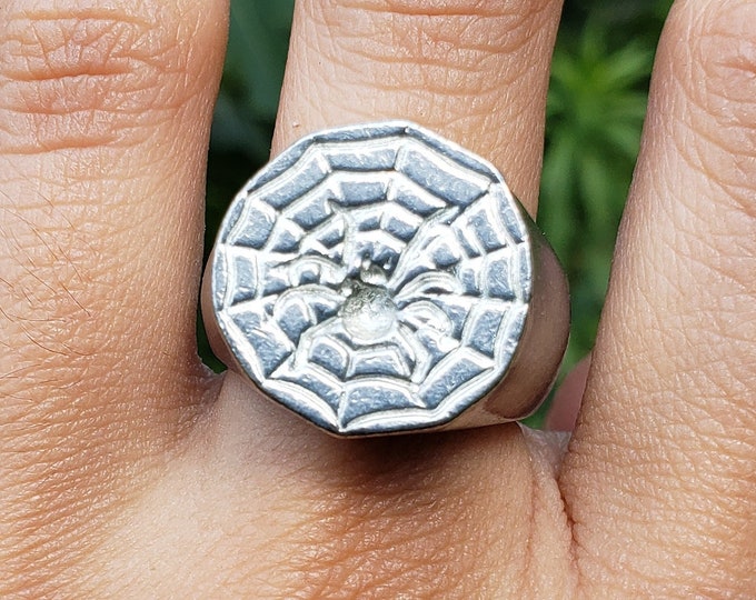 Spider Wax Seal Signet Ring - Etsy