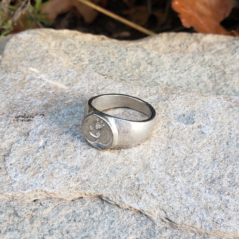 Alien princess wax seal signet ring | Etsy