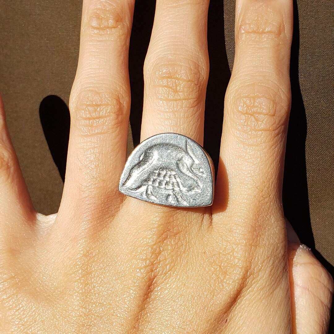 Tortoise and Hare Wax Seal Signet Ring - Etsy