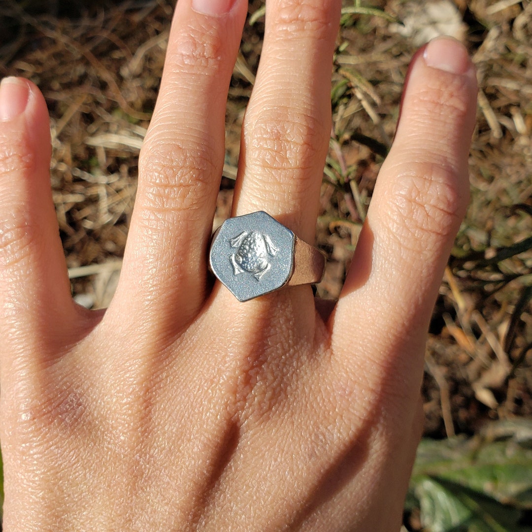 Toad Wax Seal Signet Ring - Etsy