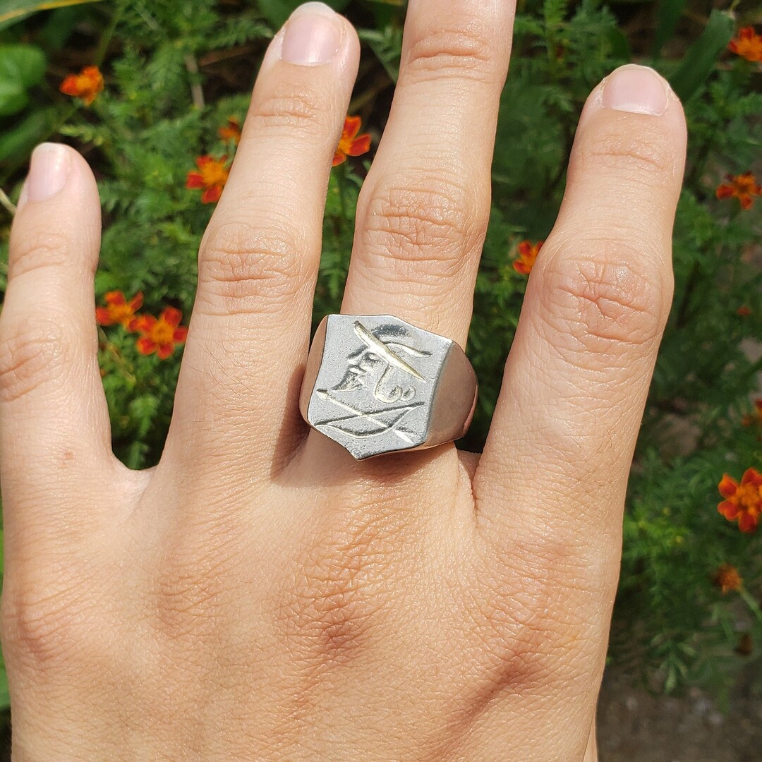 Robin Hood Profile Wax Seal Signet Ring - Etsy