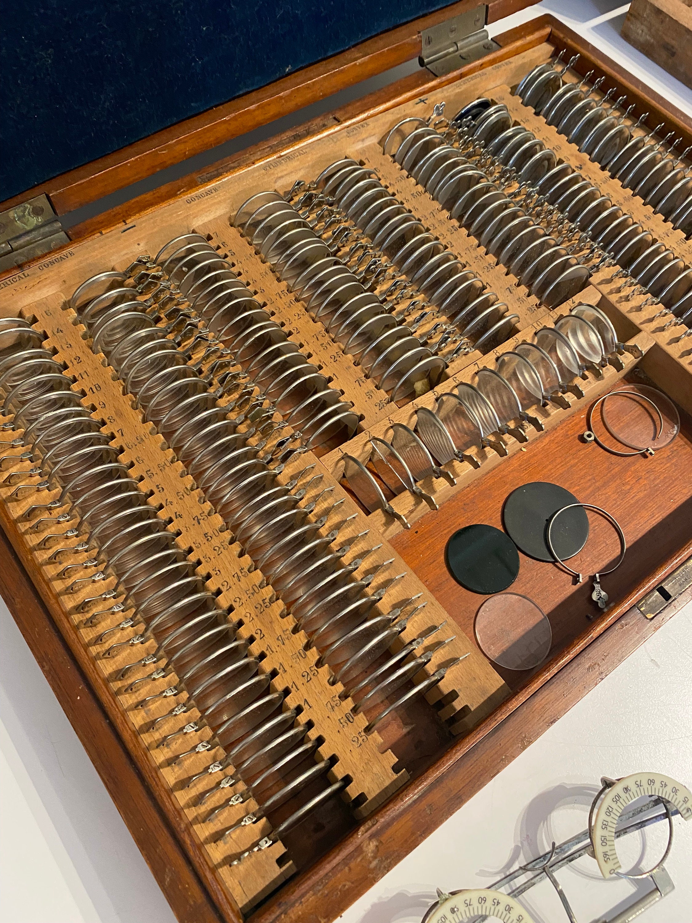 Antique Optical Optometrists Test Lens Set - Etsy
