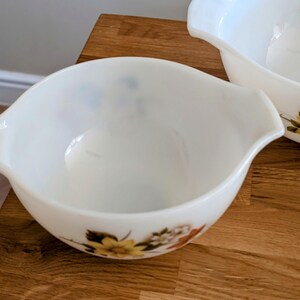Trio of JAJ Pyrex Mixing Bowls - Etsy