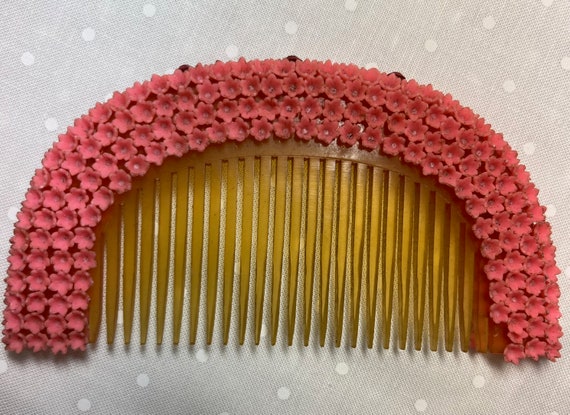Antique Japanese Kusi Comb With Coral Trim Vintage Ha… - Gem