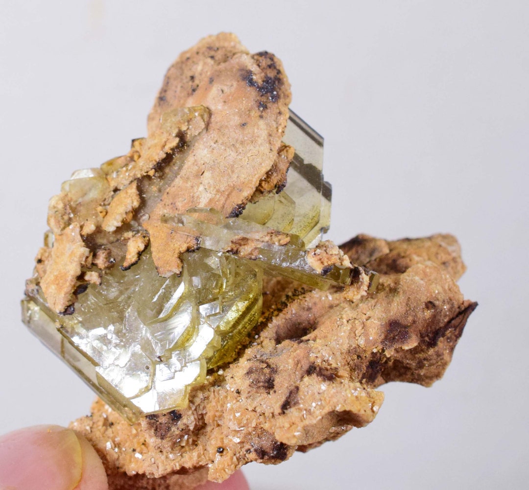4.4cms GEMMY BARITE CRYSTALS Peru Golden Brown Shiny Translucent ...
