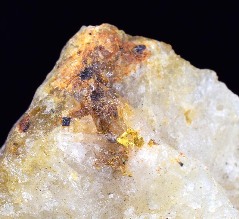 2.5cms NATIVE GOLD CRYSTAL of the Incas Crystal Peru Mineral - Etsy