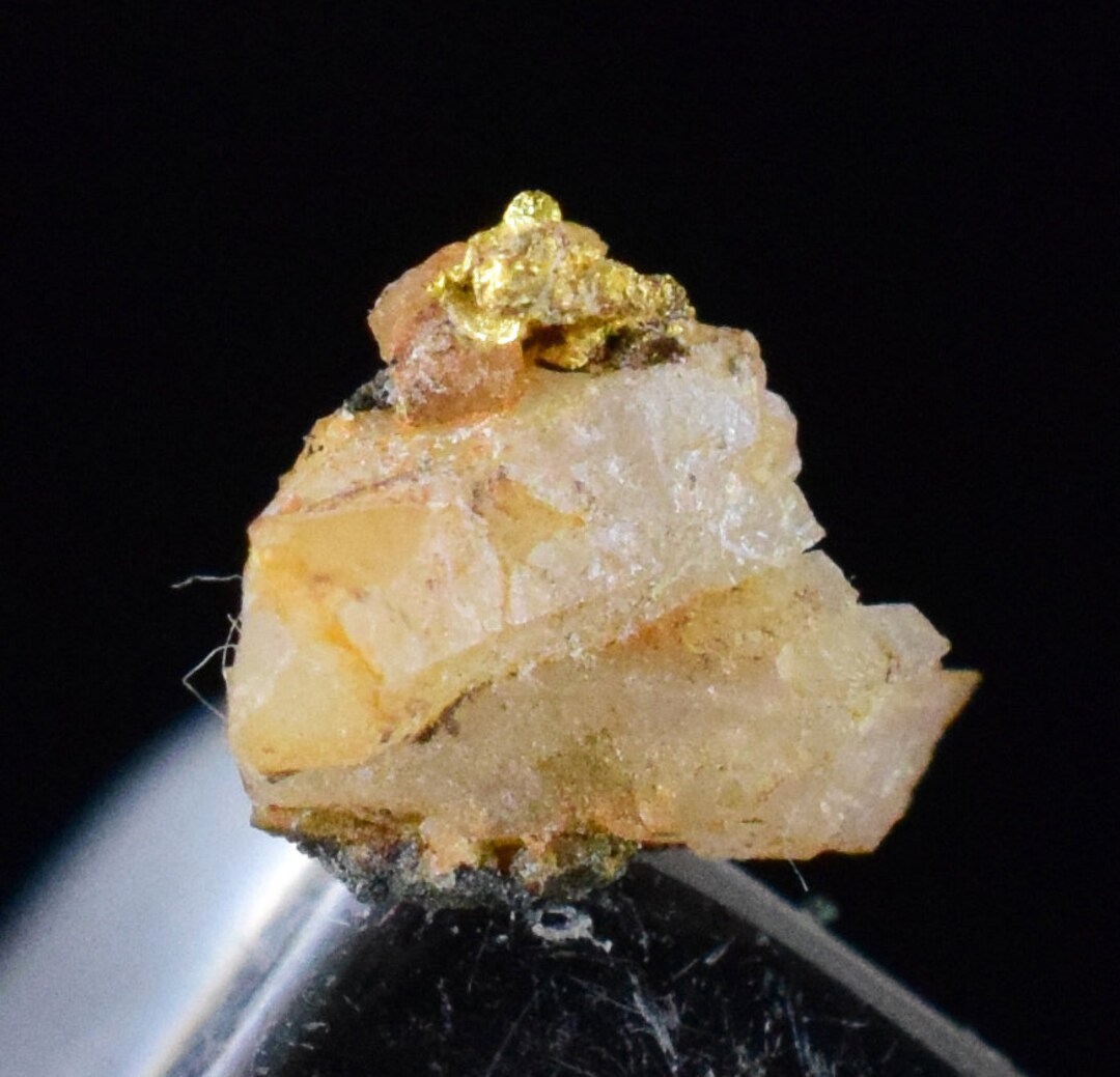 0.4cms NATIVE GOLD QUARTZ of the Incas Thumbnail Wire Gem Crystal Quartz Peru Rare Mineral ...