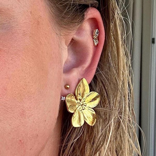 Large Gold Flower Earring - Etsy