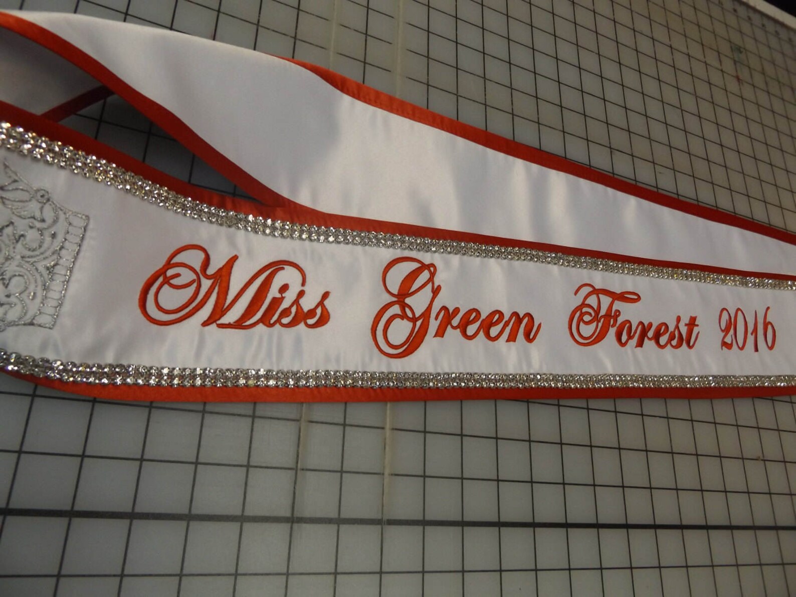 Pageant sashes / White satin / Red satin Trim /Red Thread/ | Etsy