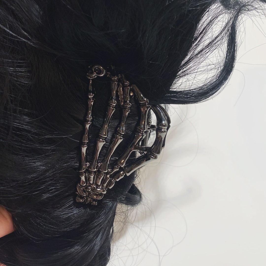 Spooky Claw Clip Metal Skeleton Hand Hair Clip Goth Gothic Accessories ...